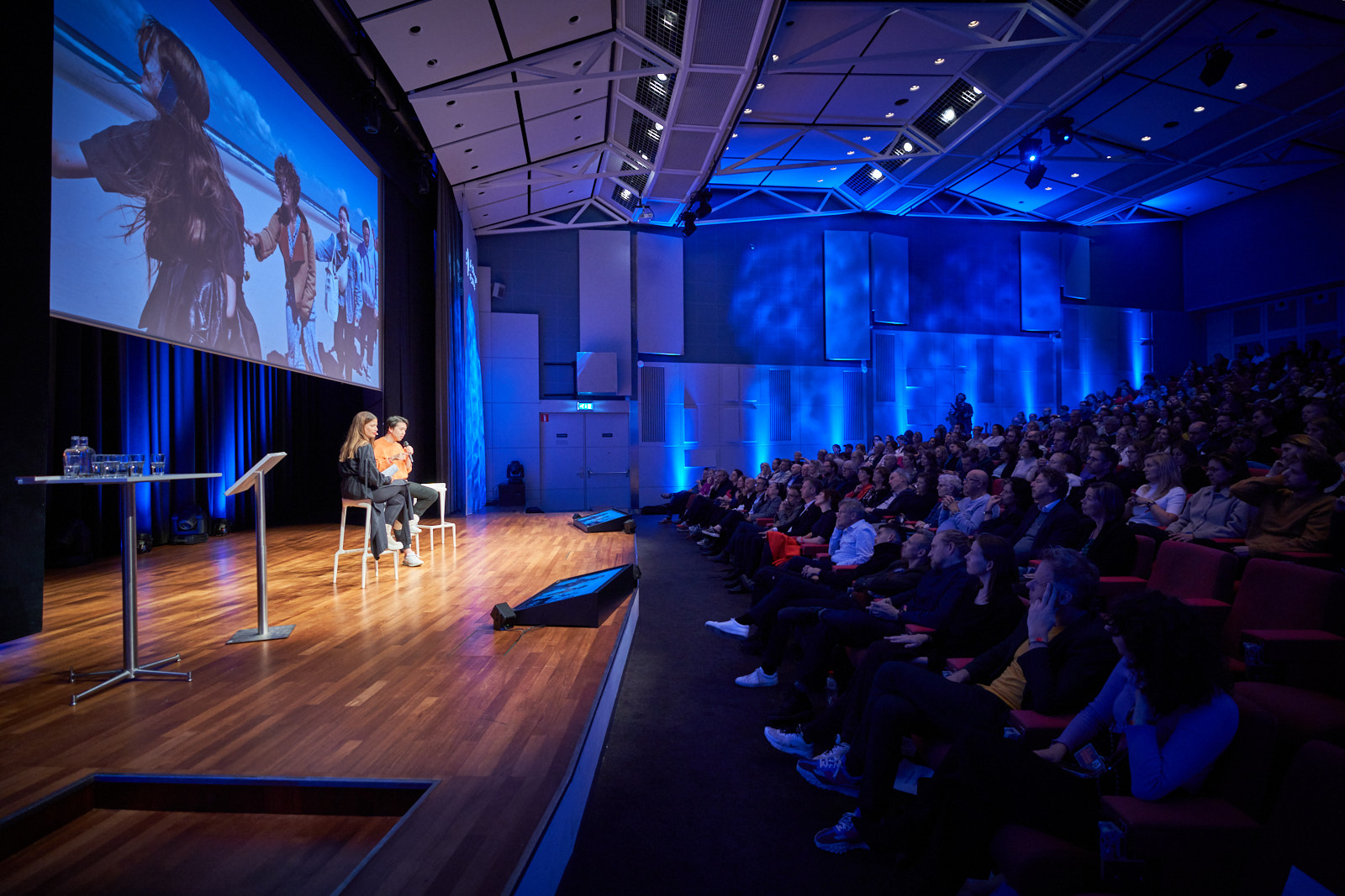 Bekijk hier de stream van Ch... Ch... Changes! - Dutch Design Foundation